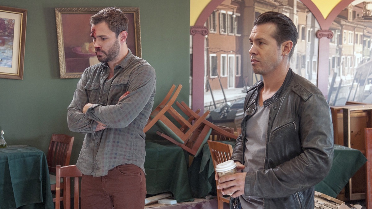 ‎Climbing into Bed - Chicago P.D. (Series 3, Episode 5) - Apple TV (BE)