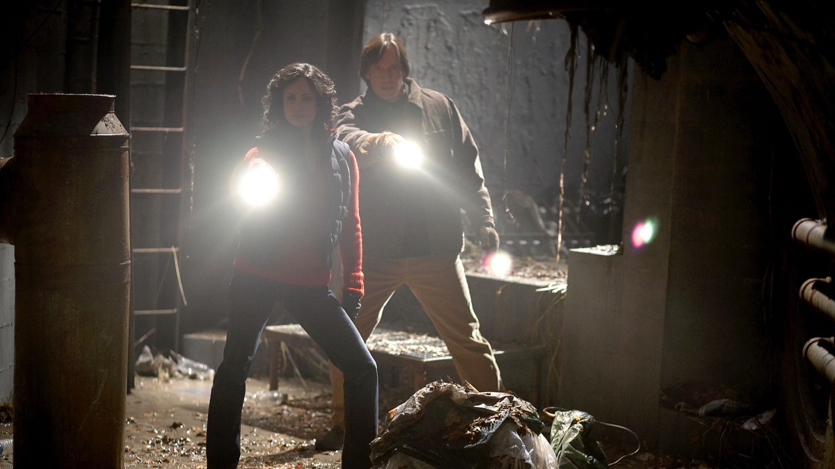 Chasing Waves - Apple TV (UK)