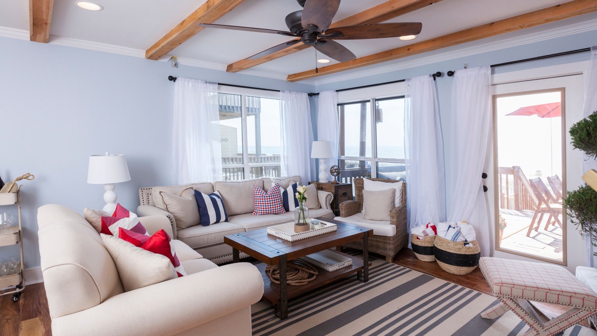 ‎Room with a View - Beach Flip (Series 1, Episode 3) - Apple TV (CZ)