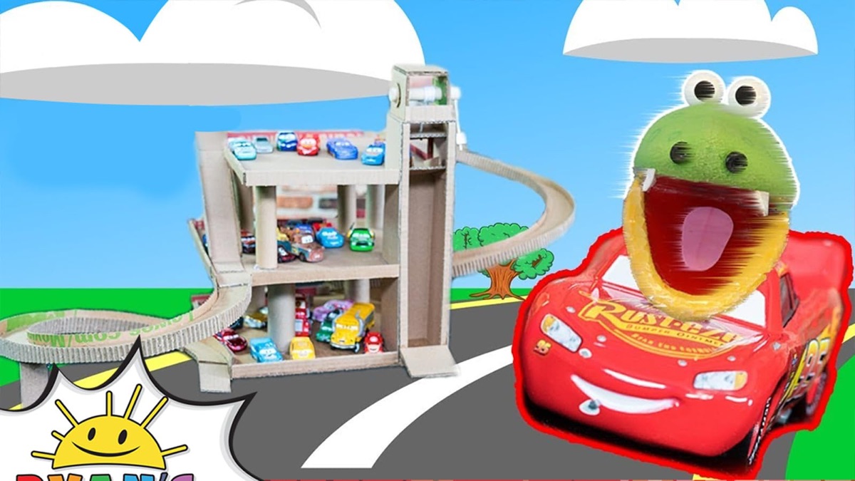 Gus's Cardboard Car Garage Racing Challenge! - Ryan's World (Series 13 ...