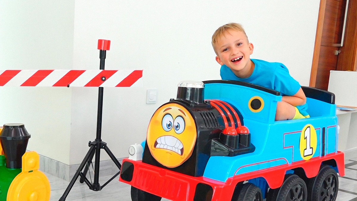 Hot vs Cold Challenge, Trains and Making Room for the Baby - Vlad ...