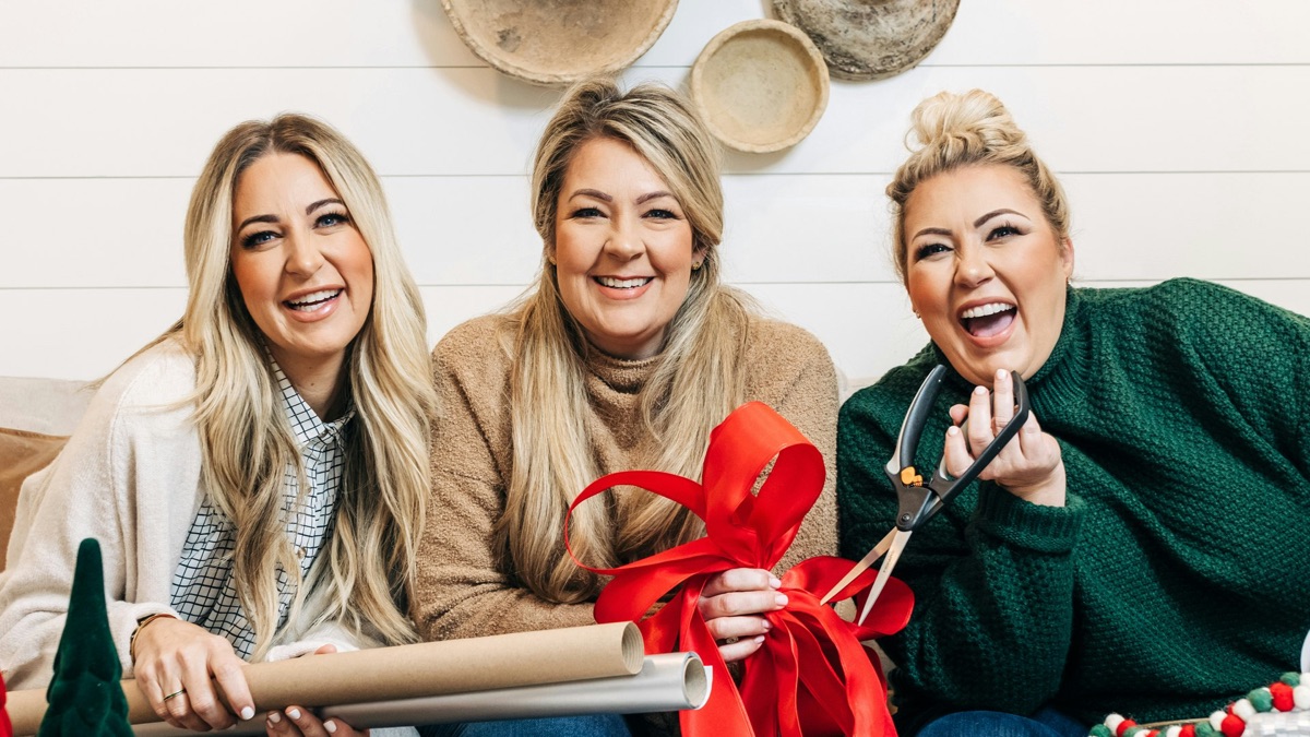 Peppermint Lane - Home Made for the Holidays (Season 1, Episode 5 ...