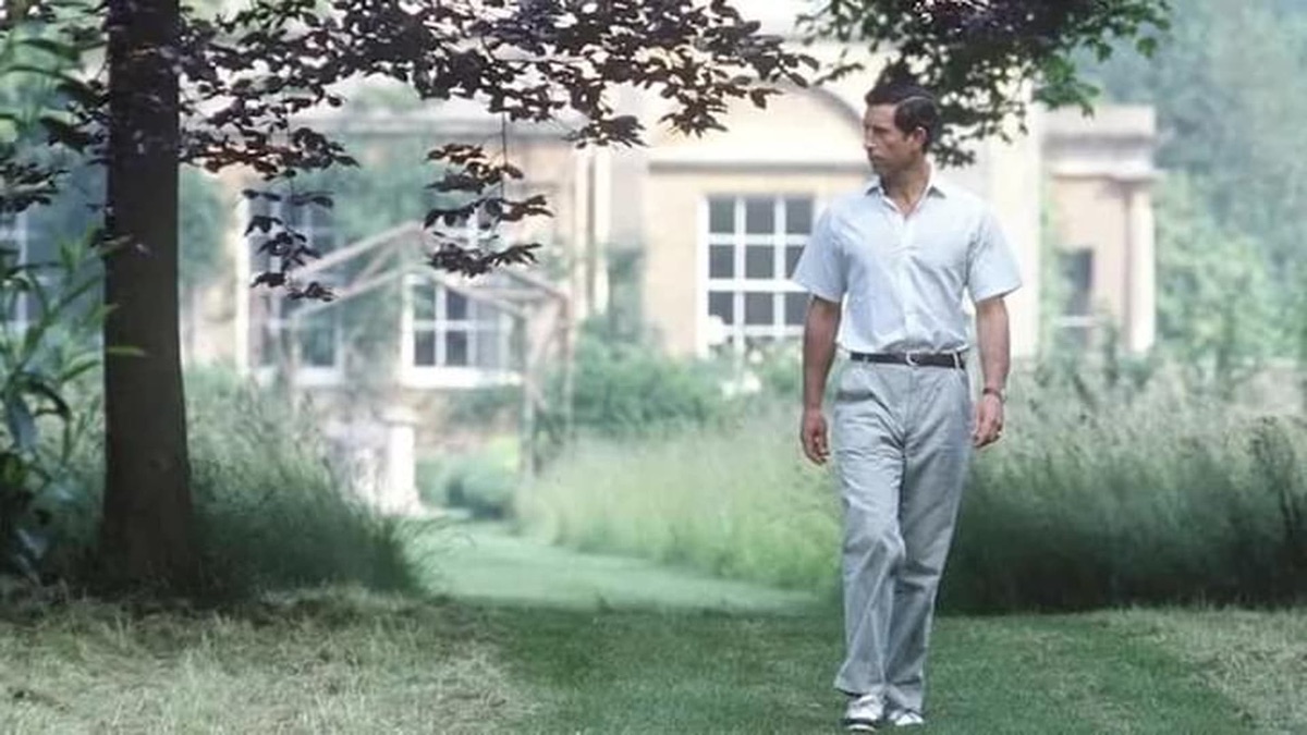 Working For the Windsors: The Butler and the Bodyguard - Apple TV (BW)