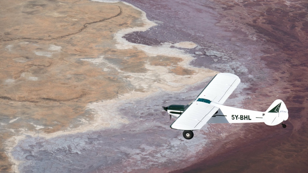 Alaska: Flying on the Edge of Ice - On The Wing - Apple TV