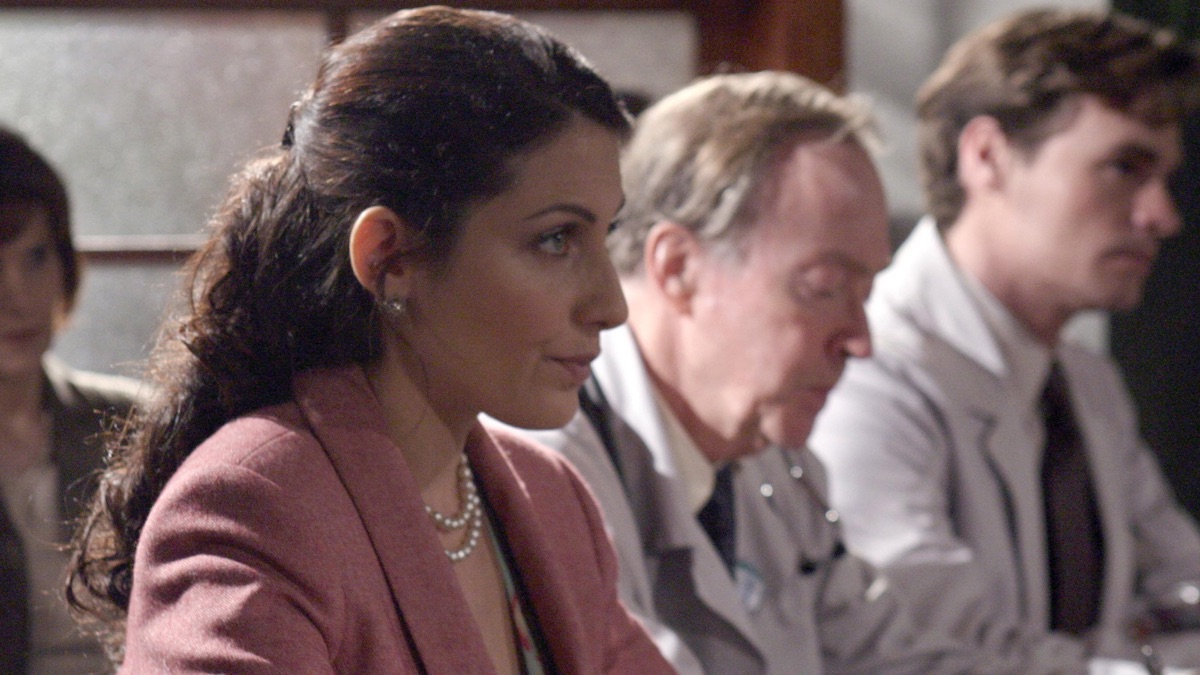 ‎Control - House (Series 1, Episode 14) - Apple TV (ID)