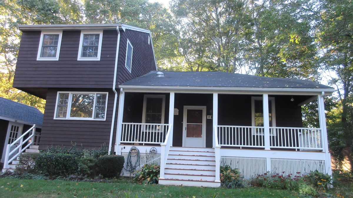 Colonial vs. Midcentury Cape Cod in Marblehead, Massachusetts – House ...