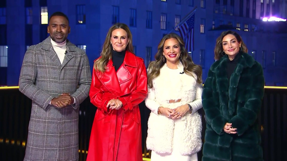 E! News Presents - E! News Hot 10 of 2023 (Season 1, Episode 1) - Apple TV