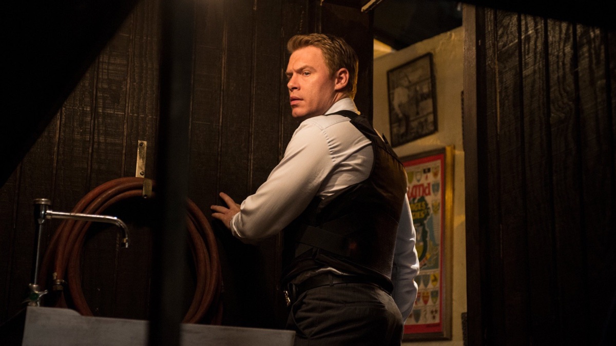 The Troll Farmer - The Blacklist (Season 3, Episode 1) - Apple TV