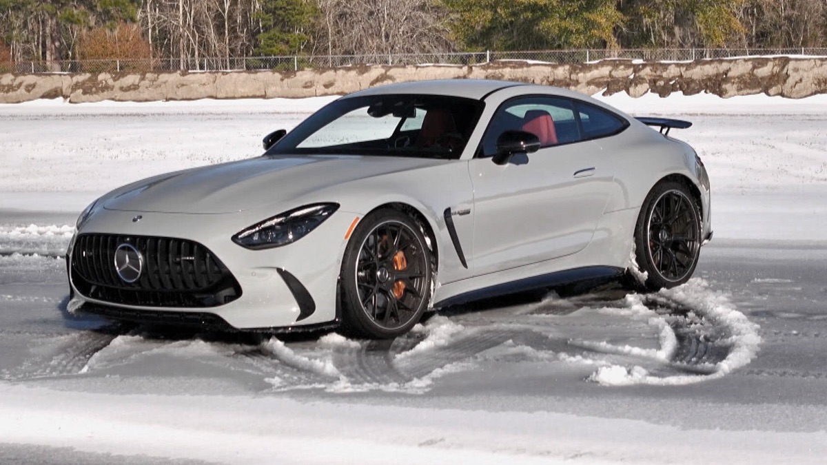 2024 Mercedes-AMG GT 63 - MotorWeek (Season 44, Episode 28) - Apple TV