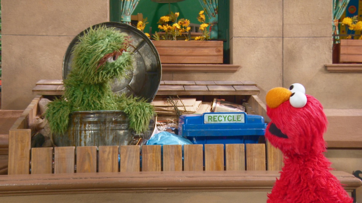 Goldilocks and the Three Homes - Sesame Street (Series 52, Episode 33 ...