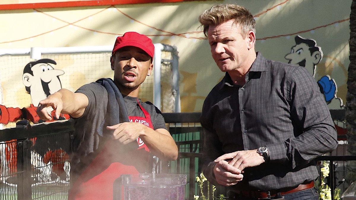 ‎Cinnamon Roll-er Coaster – MasterChef (Season 6, Episode 4) - Apple TV ...