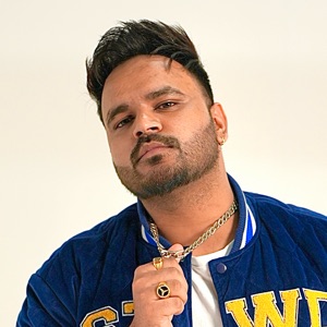 Khadi Ungal - Rangle Sardar: Song Lyrics, Music Videos & Concerts