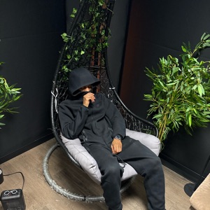 NO KISSING BABY - YNS: Song Lyrics, Music Videos & Concerts