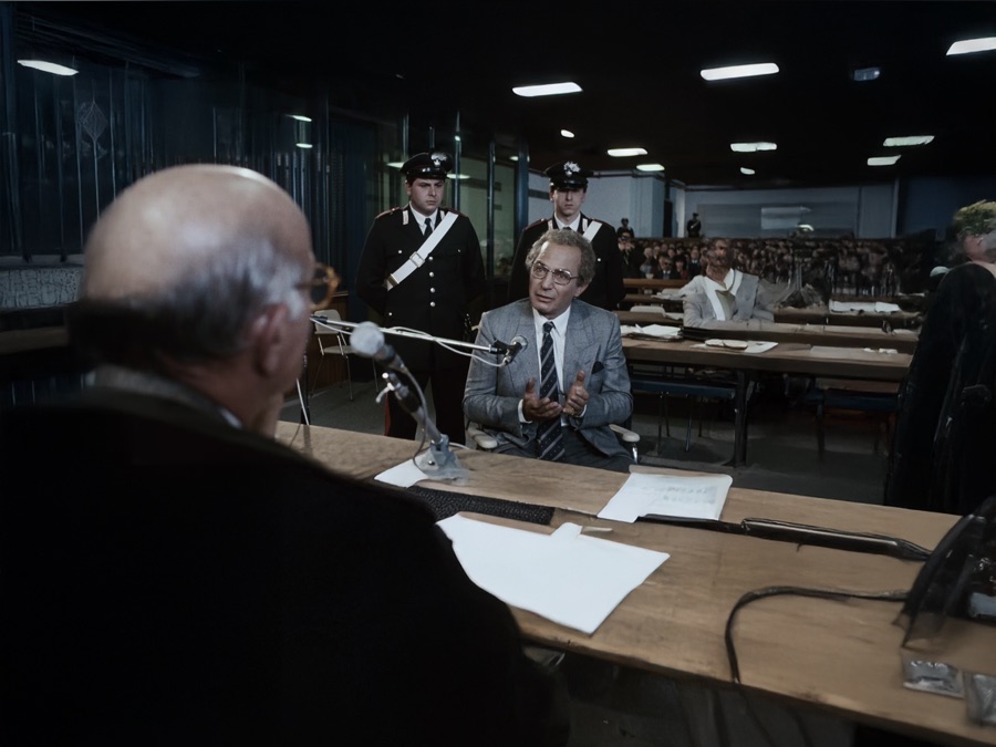 Il Camorrista Una Serie Di Giuseppe Tornatore Apple Tv It
