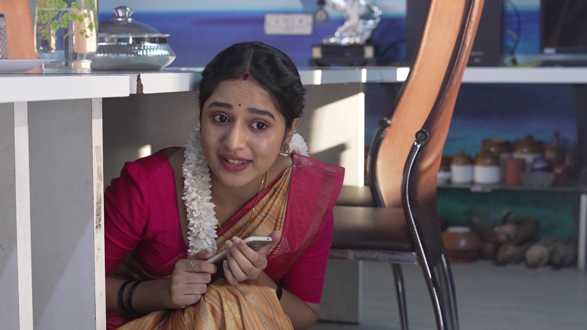 Kanmani, Anbu Get Trapped! - Kanmani Anbudan (temporada 1, episodio 90) - Apple TV