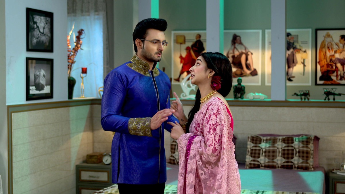 Rishi, Pihu Get Caught Together - Mon Phagun (Season 1, Episode 242 ...