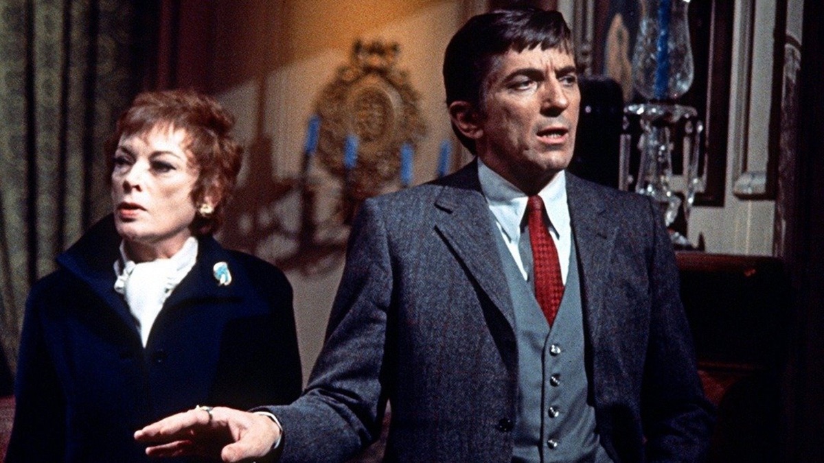 Dark Shadows: The Beginning - Apple TV (UK)