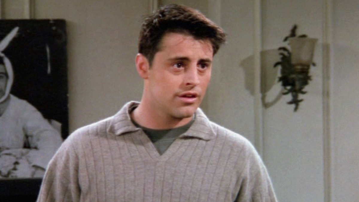 ‎The One Where Joey Moves Out - Friends (Series 2, Episode 16) - Apple ...