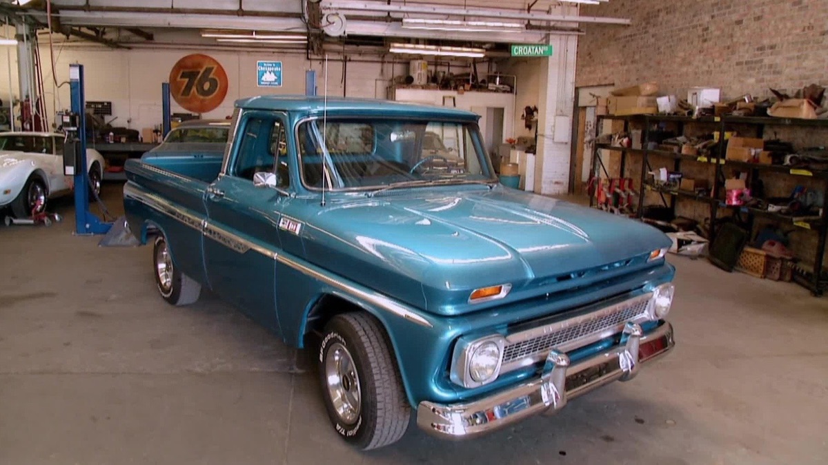 Size Does Matter - FantomWorks (Season 2, Episode 4) - Apple TV