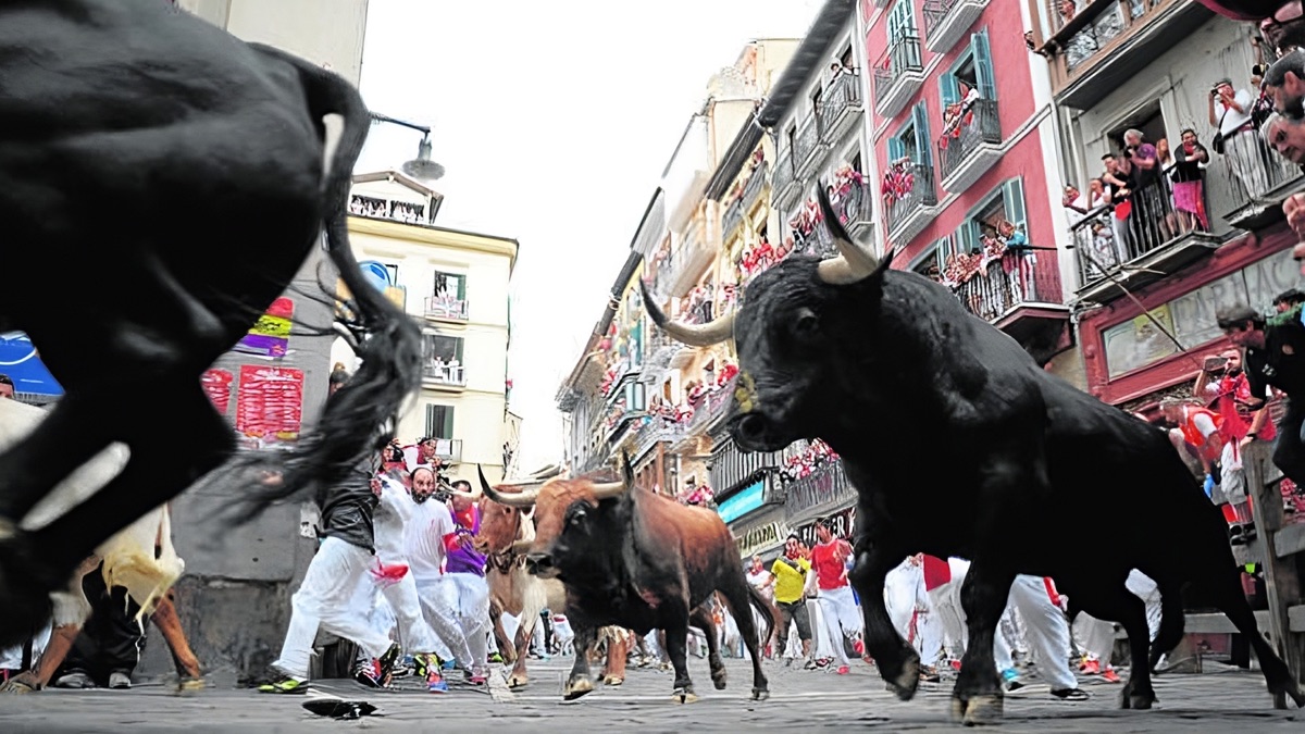 Running of the Bulls - Apple TV