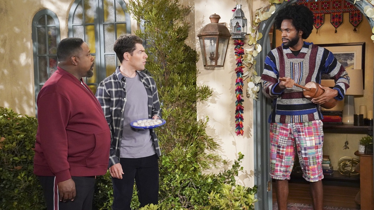 ‎Welcome to the Rooster - The Neighborhood (Series 3, Episode 4 ...