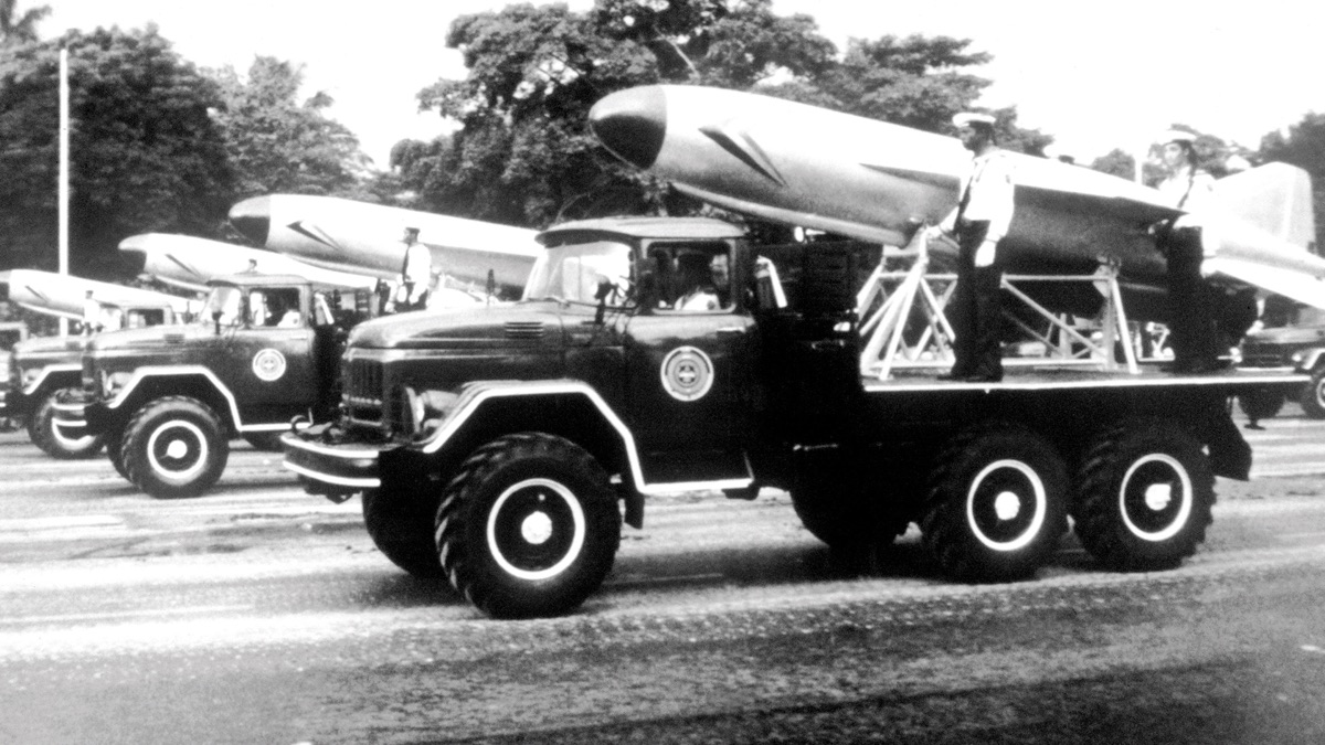 ‎The World on the Brink - The Sixties (Season 1, Episode 2) - Apple TV