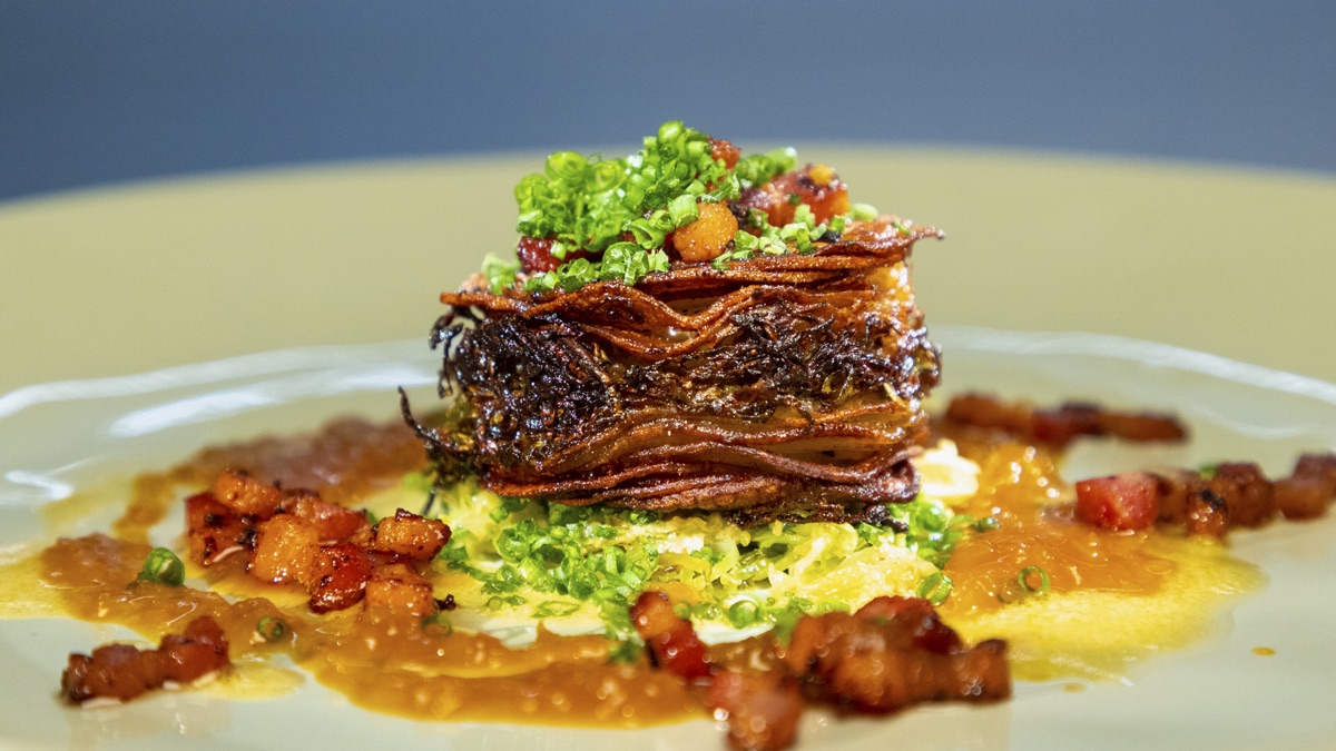 Alex vs Potatoes - Alex vs America (Season 3, Episode 9) - Apple TV