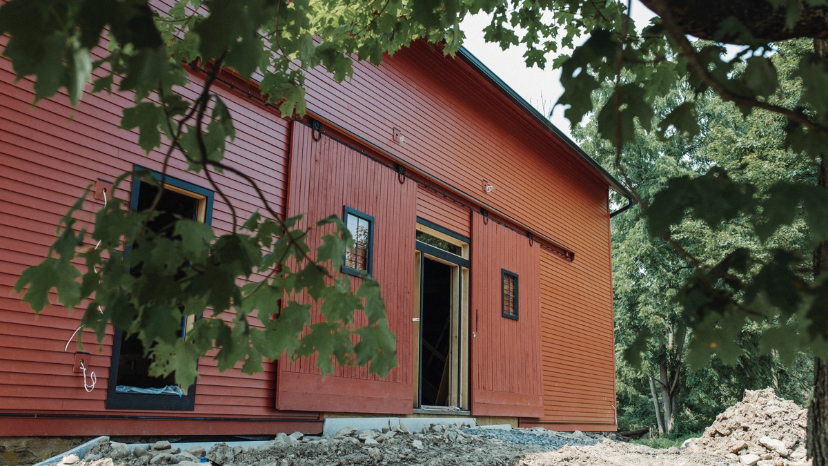 ‎1897 Barn in New York State – Home Reimagined (Season 1, Episode 4 ...