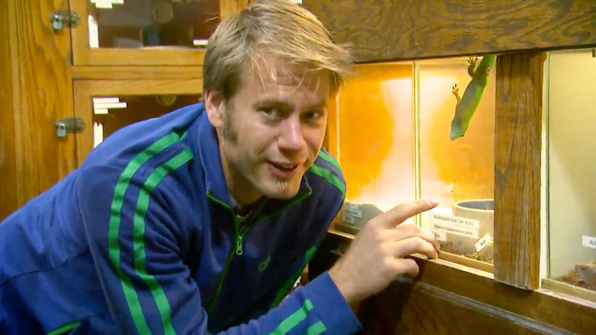 ‎Gecko Superhero Suit – Prototype This! (Season 1, Episode 12) - Apple ...