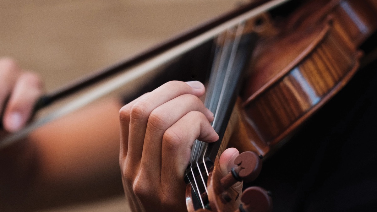 How to Play the Violin - Apple TV