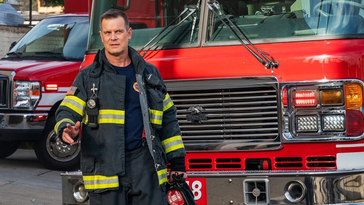 ‎May Day - 9-1-1 (Series 5, Episode 16) - Apple TV (ES)