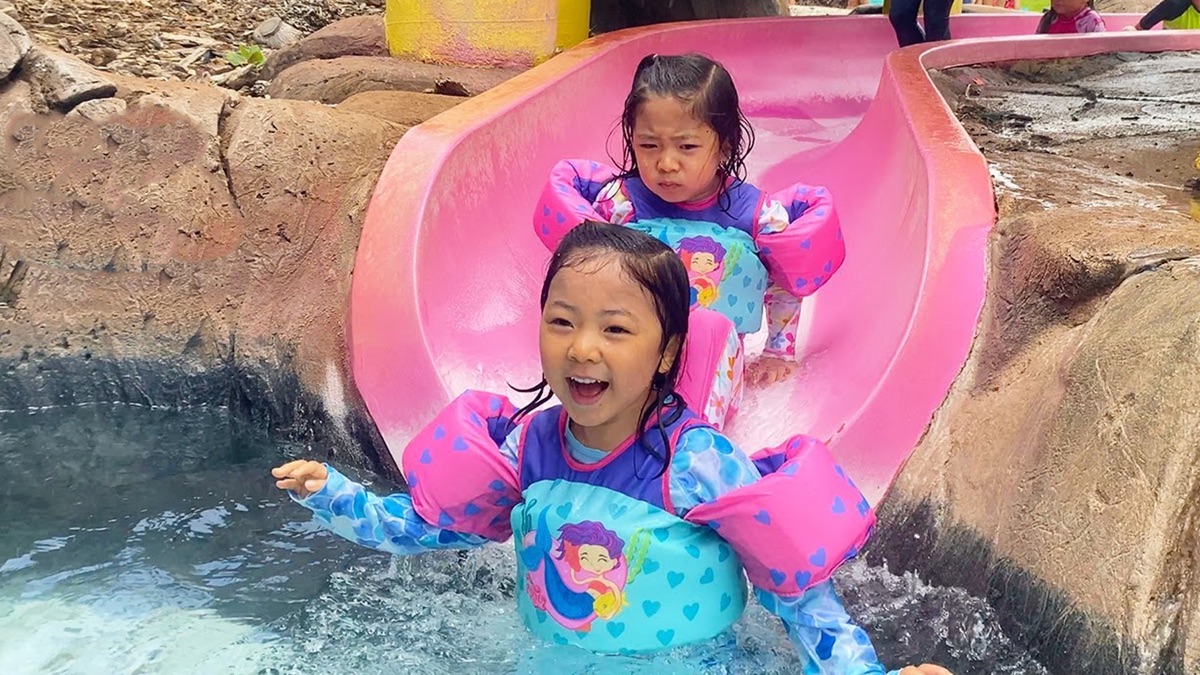Ryan Goes to a Family Water Park in Hawaii! - Ryan's World (Series 9 ...
