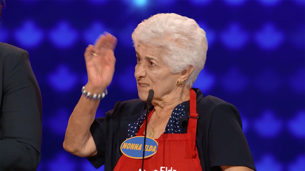 ‎No Pineapple Pizza!! Capisce? – Family Feud Canada (Season 7, Episode ...