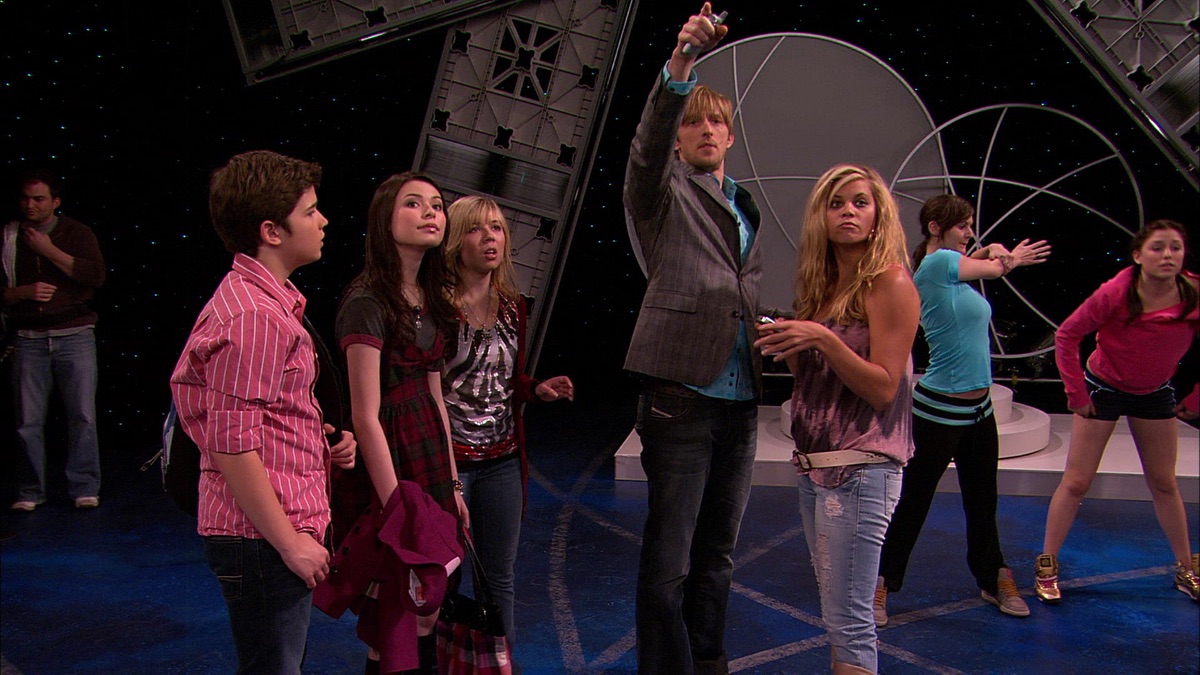 ‎iFix a Pop Star - iCarly (Series 3, Episode 14) - Apple TV (CZ)