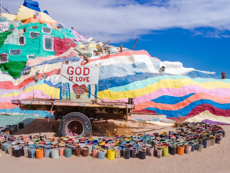 9 Must-Visit Quirky Roadside Attractions - Apple Maps