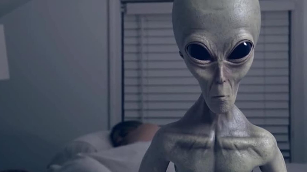 Alien Strange: UFO/UAP Encounters on the Moon and Beyond - Apple TV