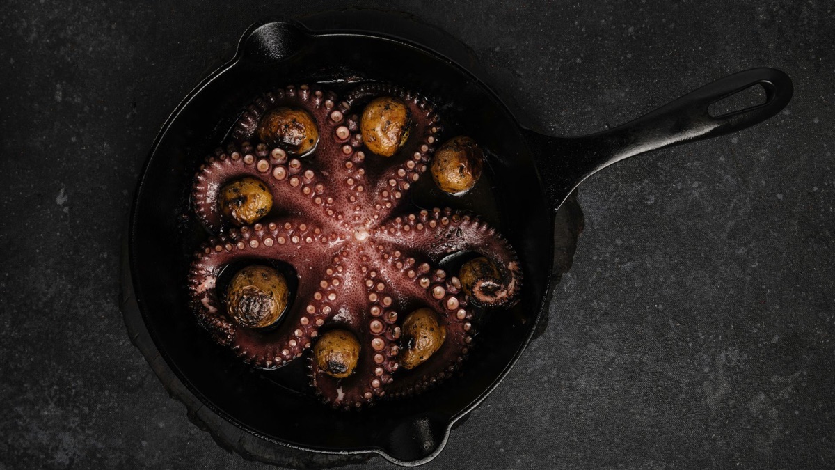 Pulpo y papas nativas al Josper - Técnicas para dominar la parrilla ...
