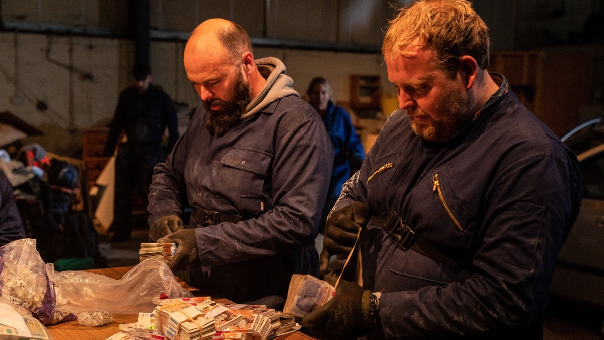 The Heist - The Heist (Series 2, Episode 1) - Apple TV (UK)