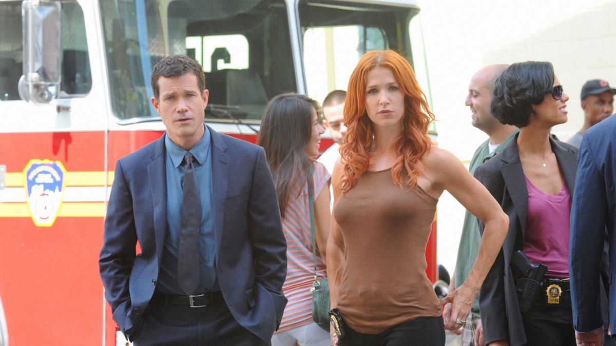 Up in Flames - Unforgettable (Season 1, Episode 4) - Apple TV