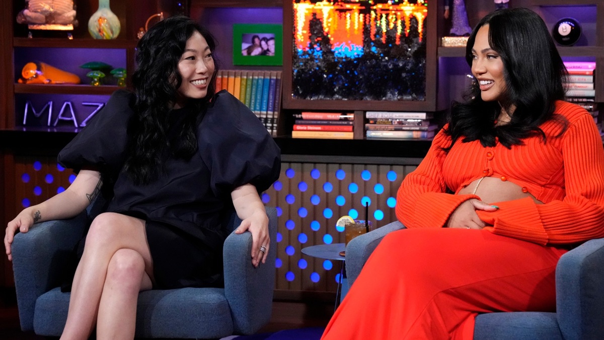 Awkwafina and Ayesha Curry - Watch What Happens Live (Season 21, Episode 46) - Apple TV