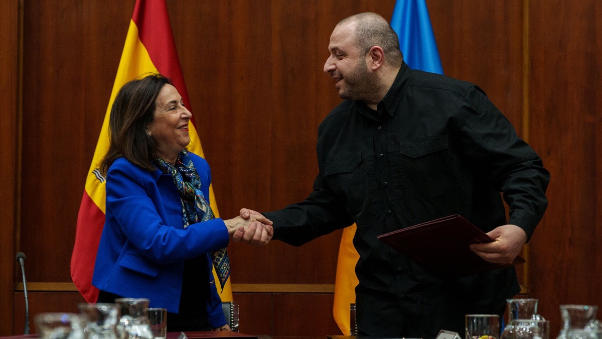 Robles se reúne con el ministro de Defensa ucraniano y firman un ...