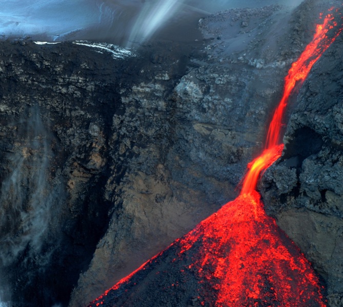 Wikiloc · Active volcano trails in the World