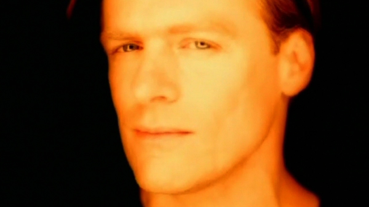 On a Day Like Today》- Bryan Adams的音乐视频 - Apple Music