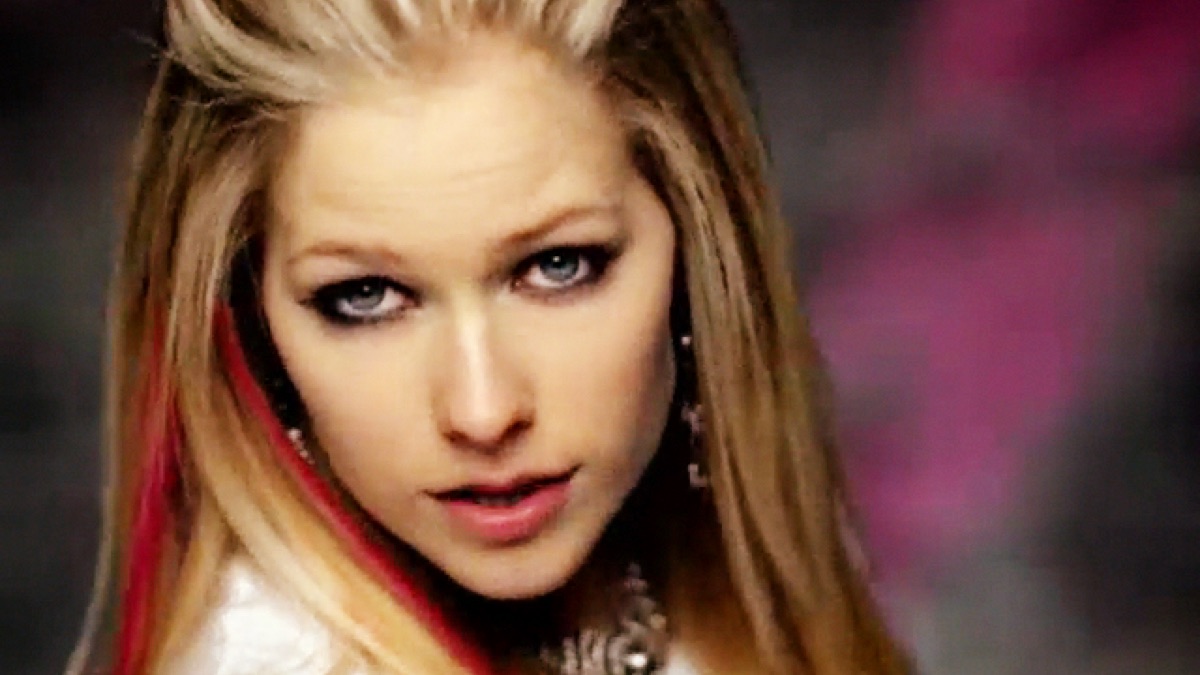 ‎Girlfriend - Music Video by Avril Lavigne - Apple Music