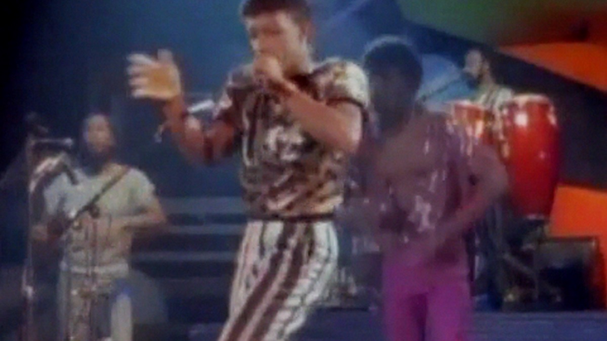 ‎Emergency - Music Video by Kool & The Gang - Apple Music