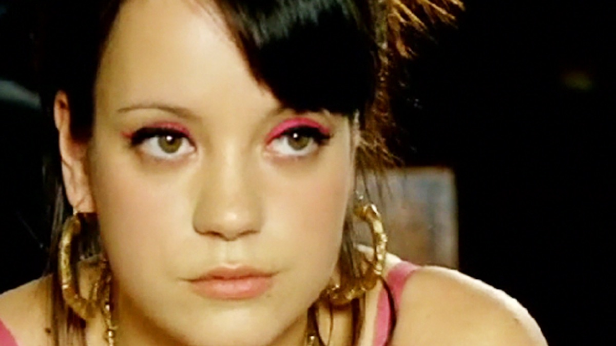 ‎Smile - Music Video by Lily Allen - Apple Music