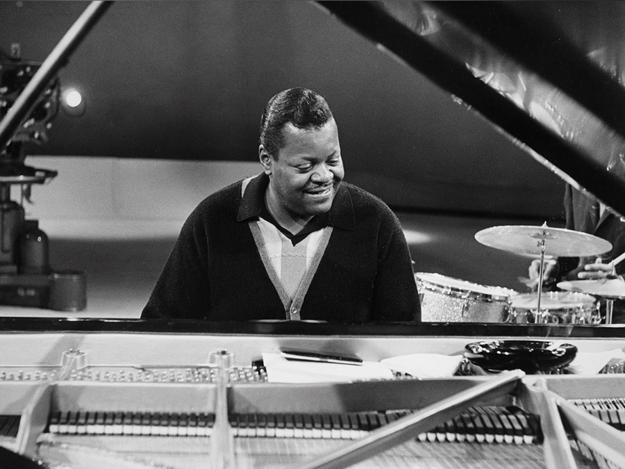 Oscar Peterson: Black + White - Apple TV (UK)