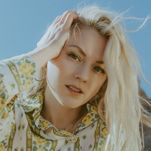 Emily Kinney And Taylor Kinney