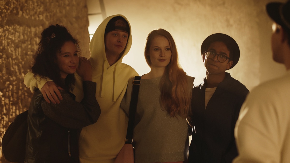 Secrets and Pointes – Find Me In Paris (Season 1, Episode 20) - Apple ...