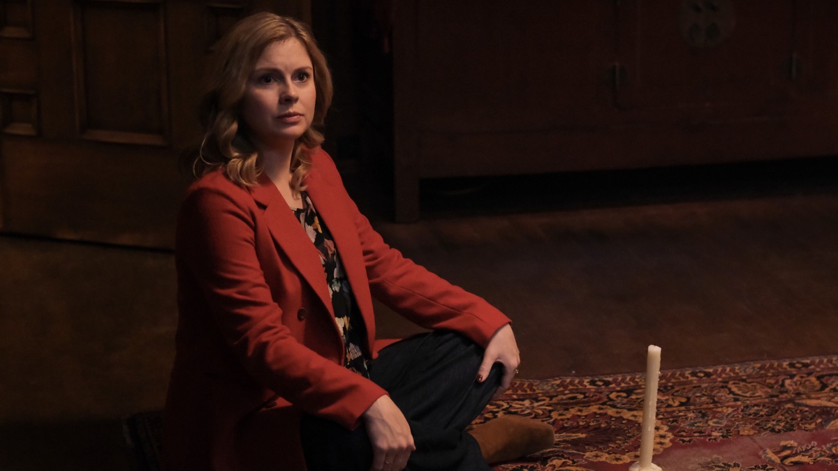 Halloween 3: The Guest Who Wouldn't Leave - Ghosts (Season 3, Episode 4) - Apple TV